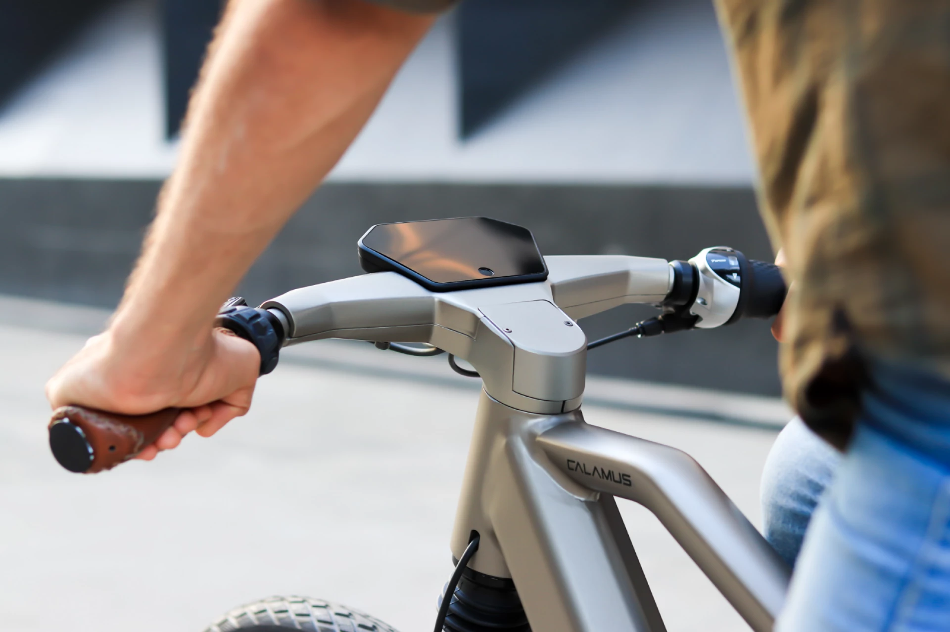 Calamus One e-bike features blindspot assist