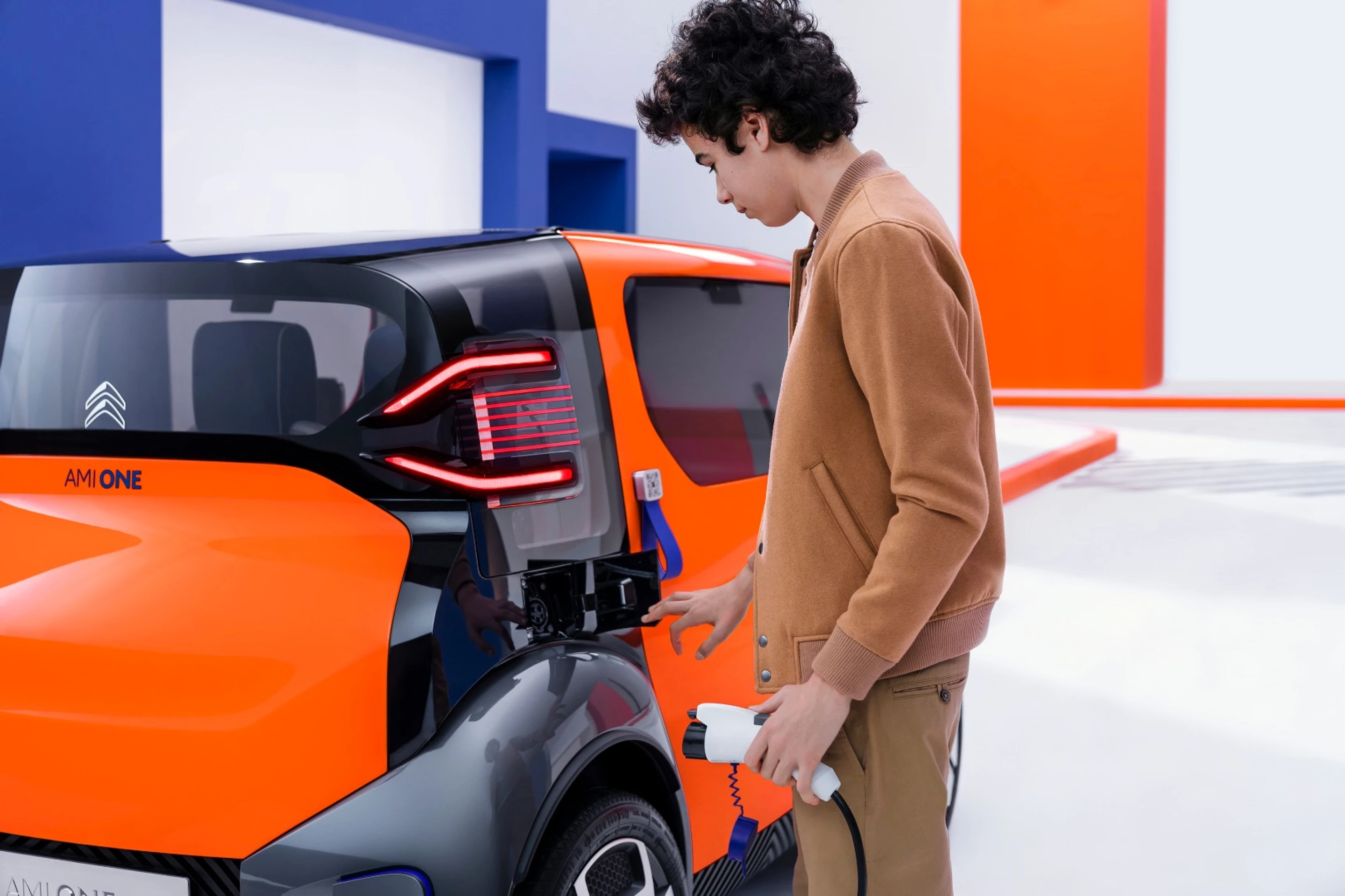 Citroen builds boxy EV concept for the cities of the future