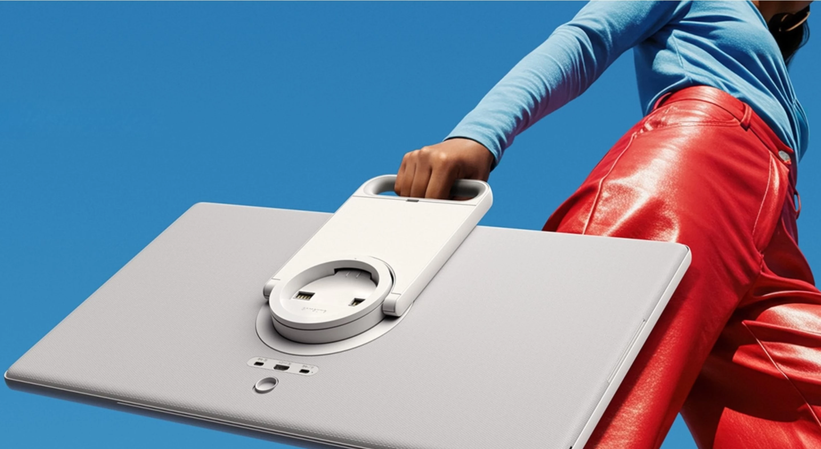 Samsung's portable smart TV with built-in battery