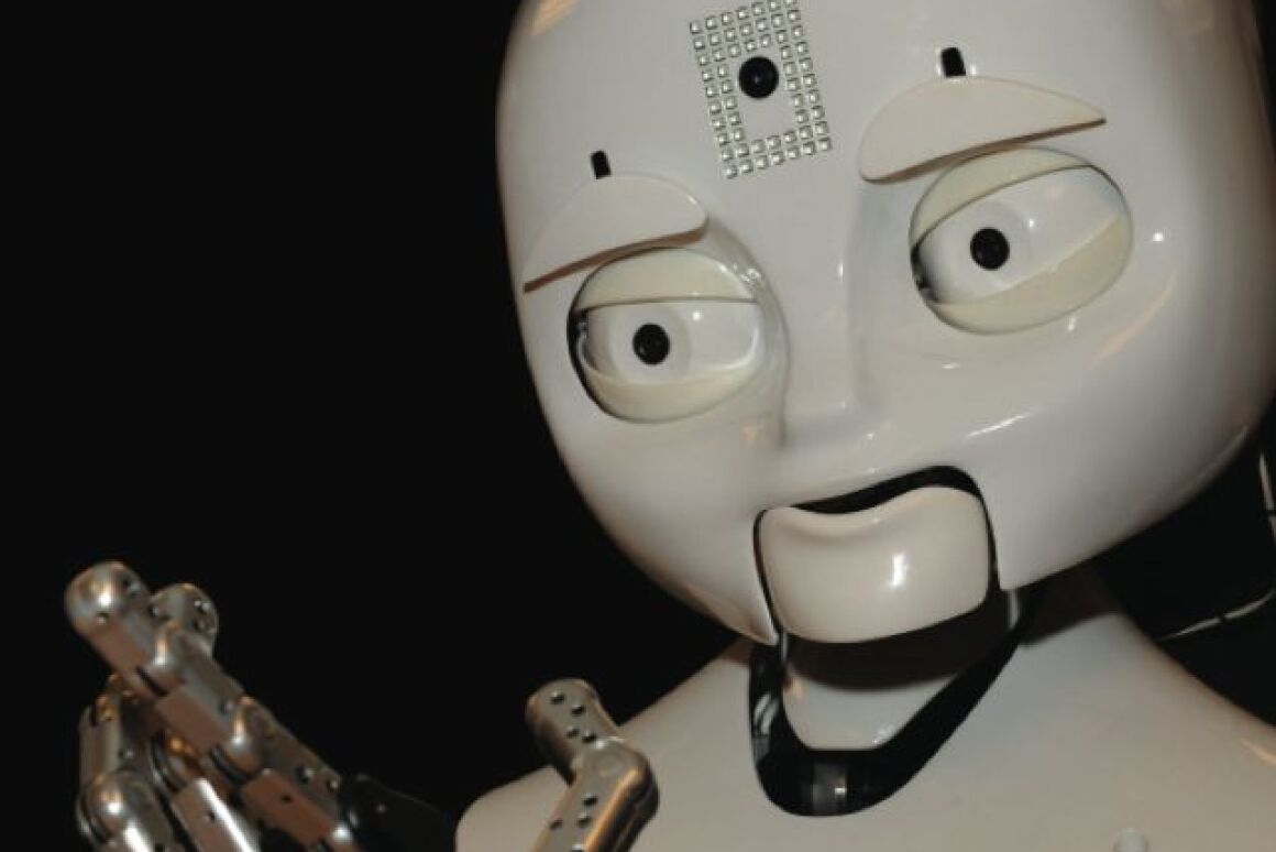 US Navy introduces 'Octavia' robot to public