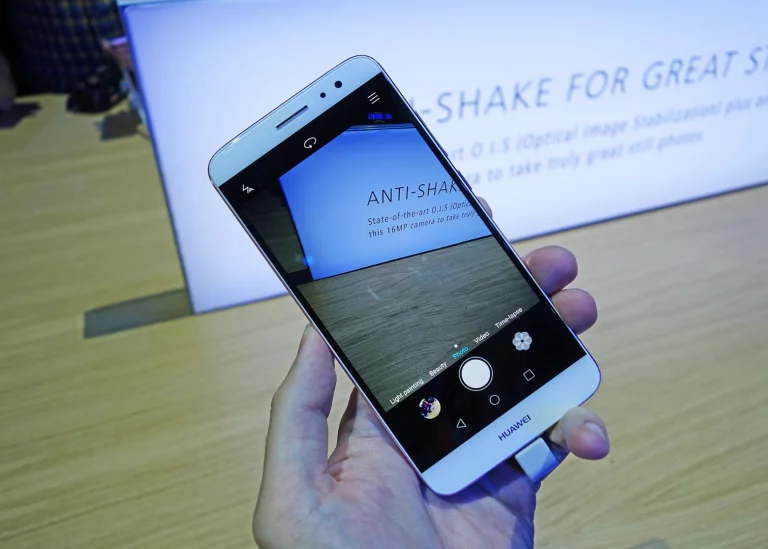 Hands on: Huawei’s gorgeous mid-range phones, the Nova and Nova Plus