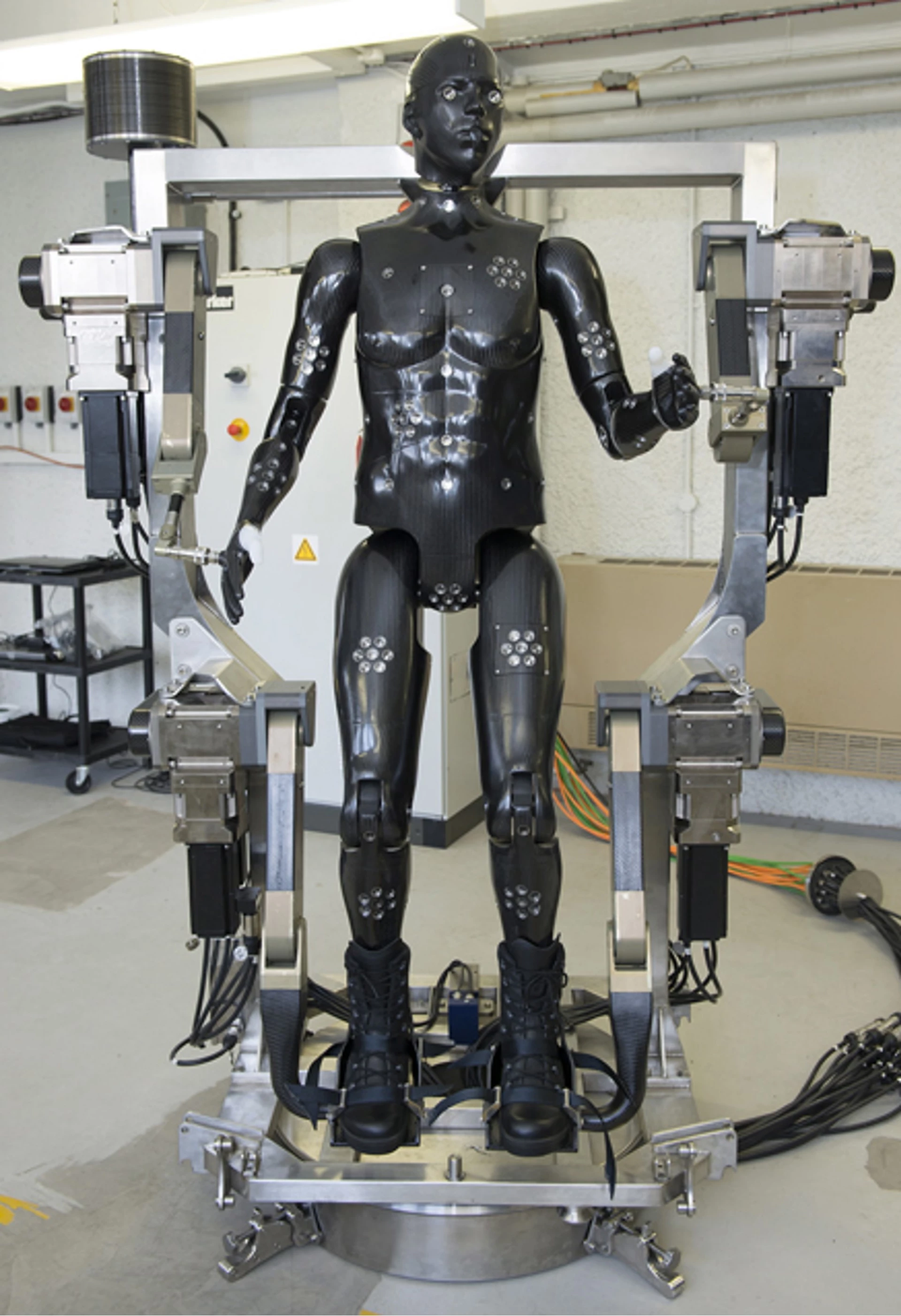 Britain's Ministry of Defence using robot soldier for testing ...