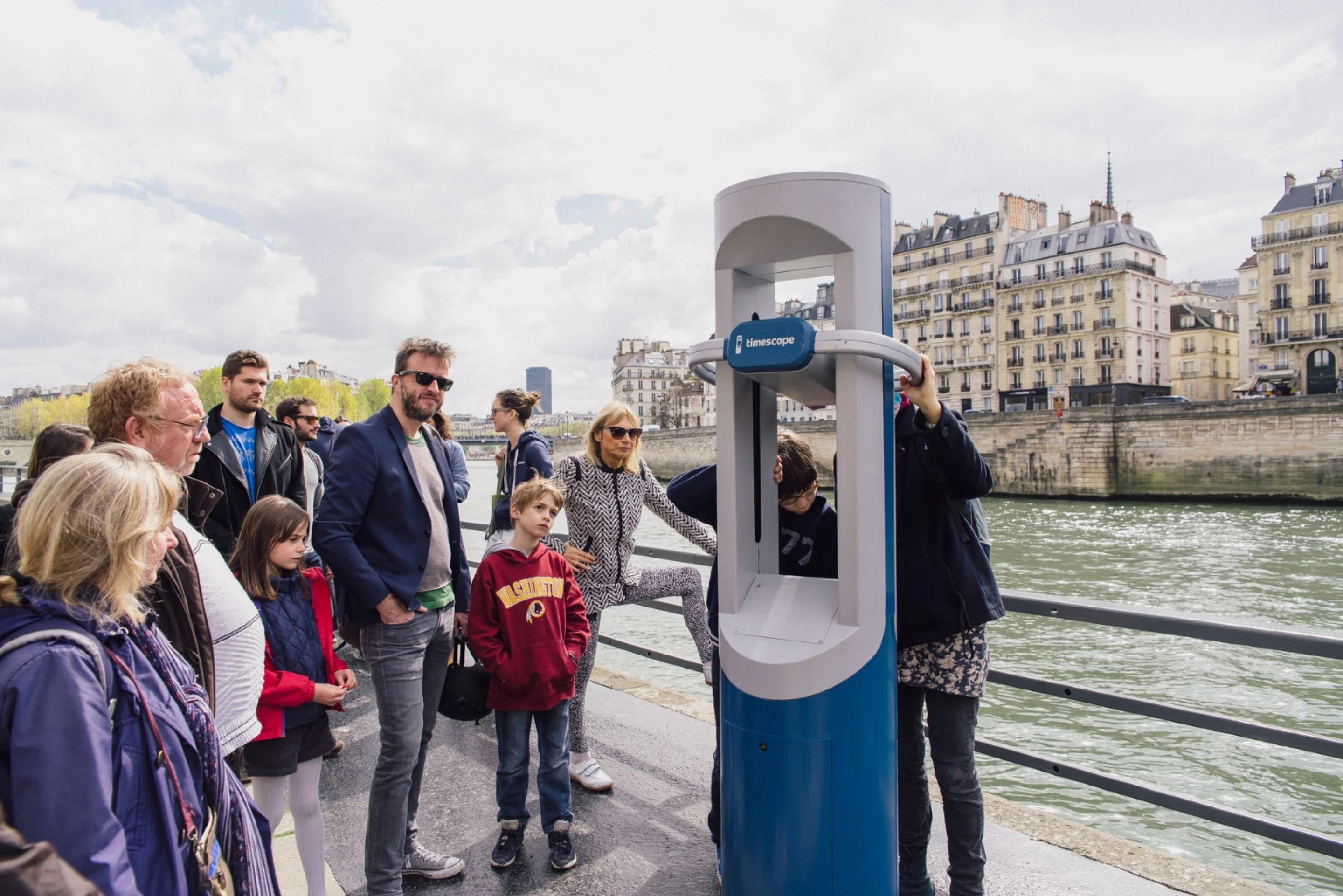 Timescope VR kiosk sends memorial visitors back to WWI trenches