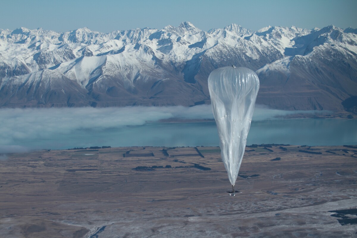 Google floats balloon-powered internet network with Project Loon