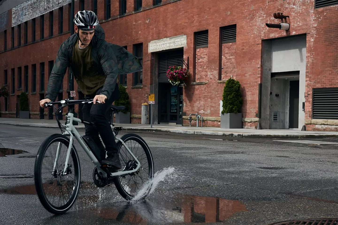 Rad Power Bikes introduces entry-level RadMission ebike for $999