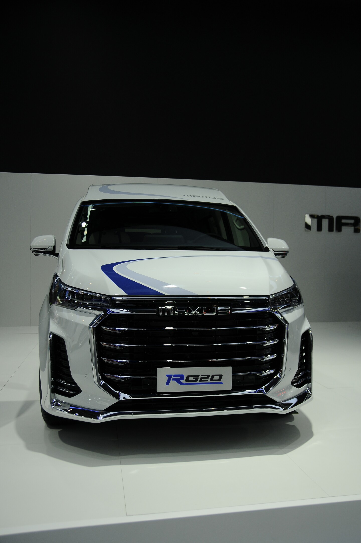 Maxus RG20 is how China does a California-style pop-up camper van