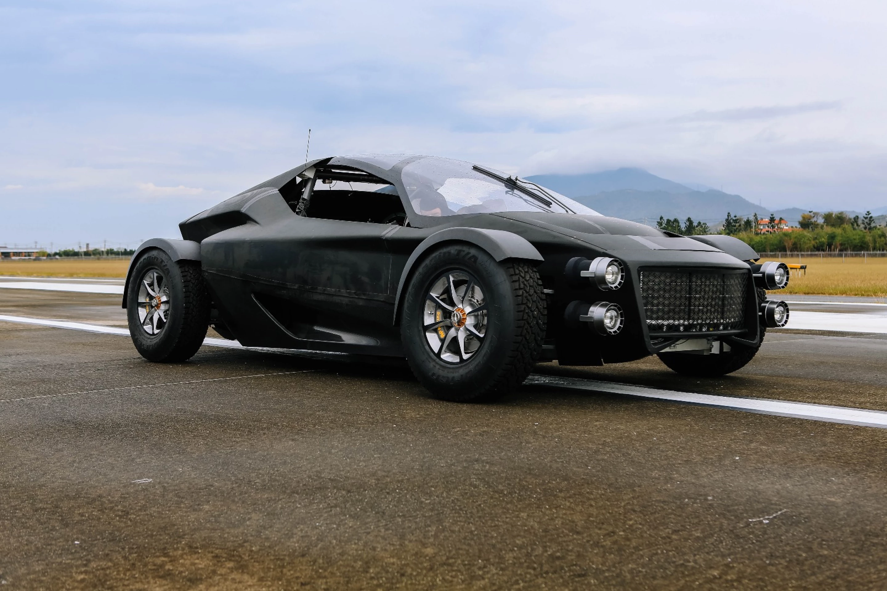 1,000-kilowatt Miss R supercar on-track and off-road test footage released
