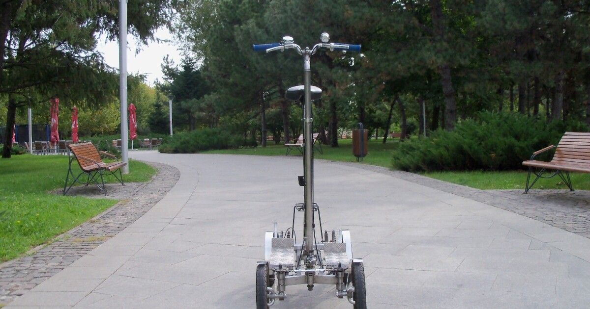 Carpii's wacky 4-wheel stepper bike raises eyebrows