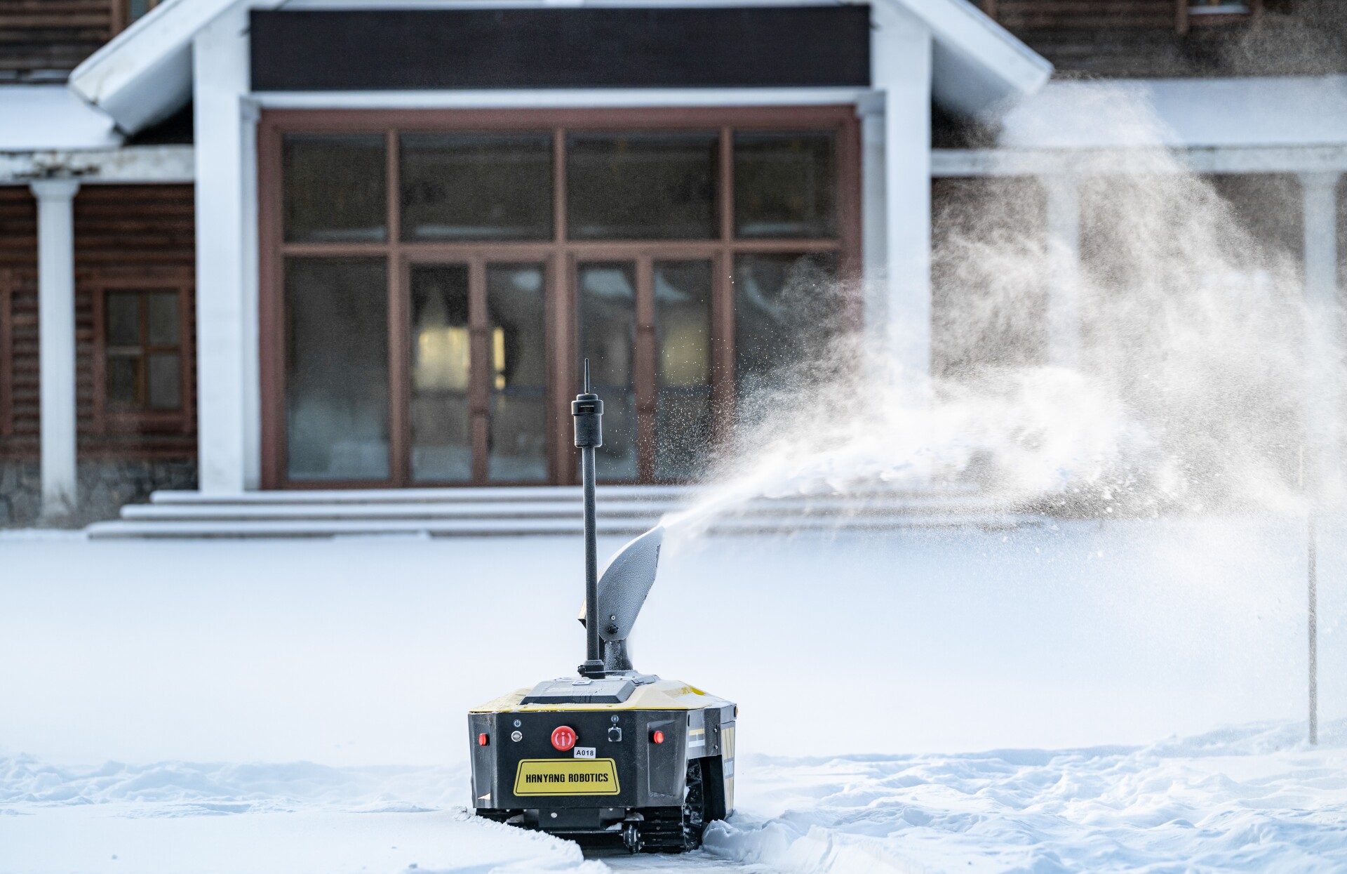 Snowbot S1 could be your own snow-blowing robot
