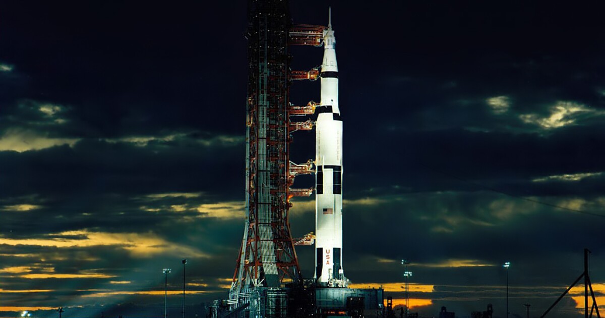 saturn v rocket firework