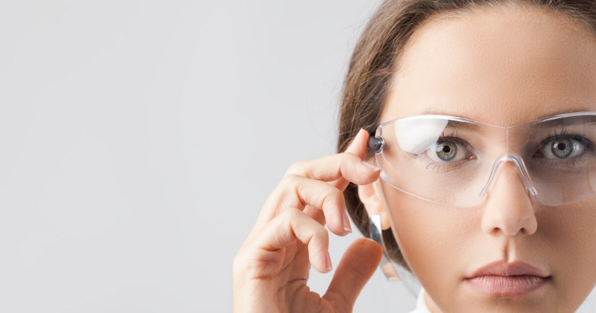Smart glasses design projects images right into the eye