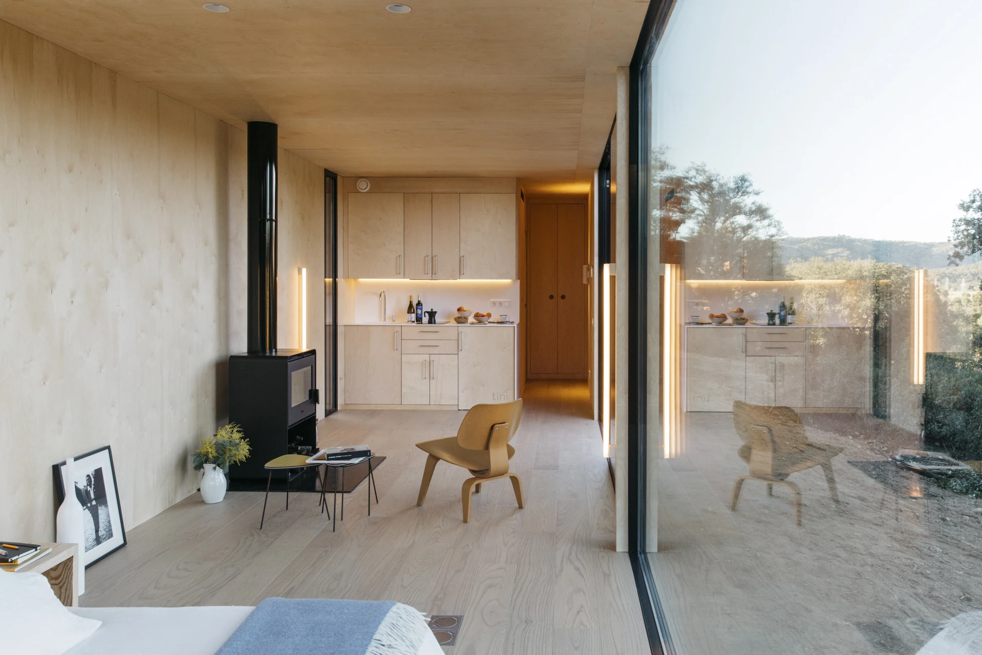 Prefab tiny house doubles down on flexibility and views