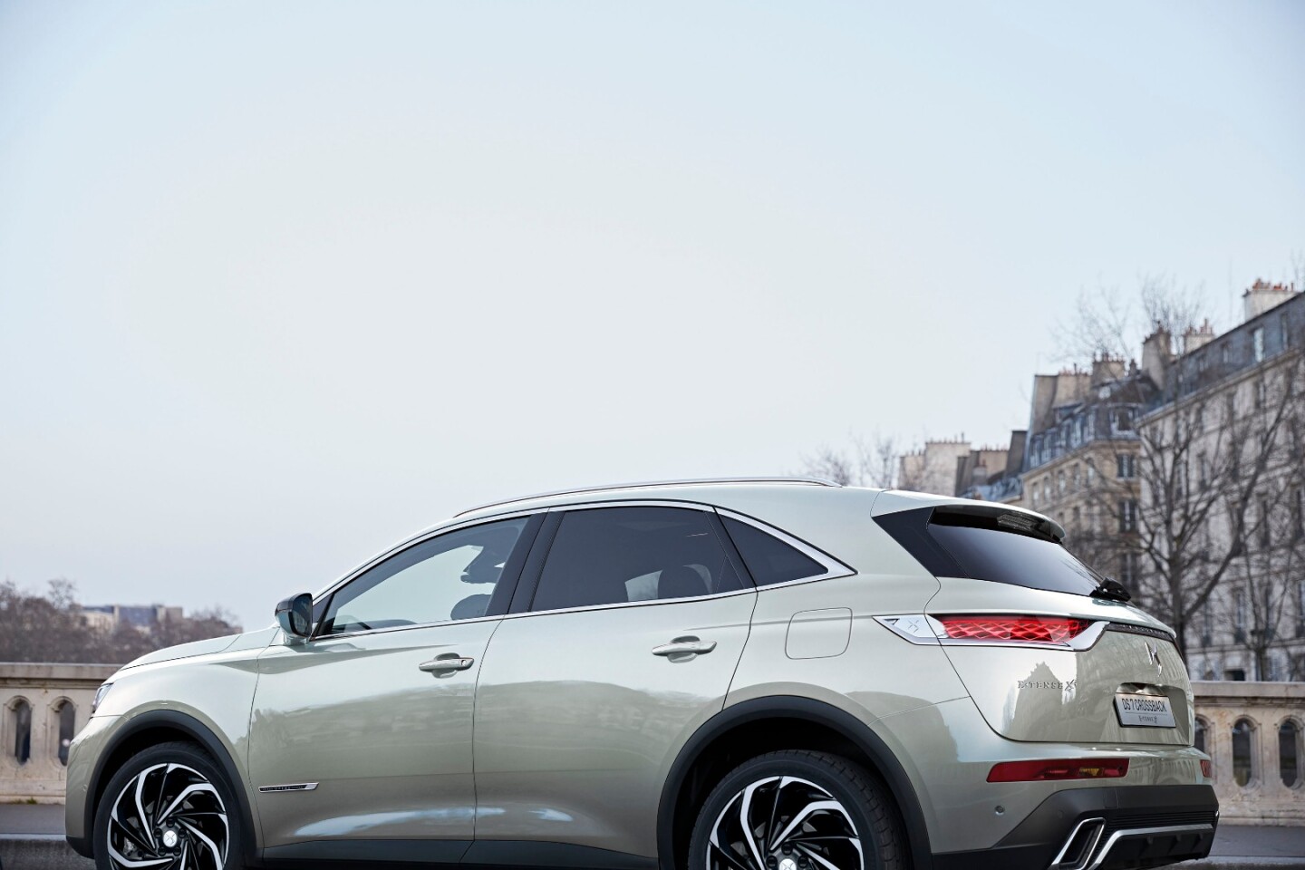 Plug-in-hybrid DS 7 Crossback E-Tense 4x4 unveiled