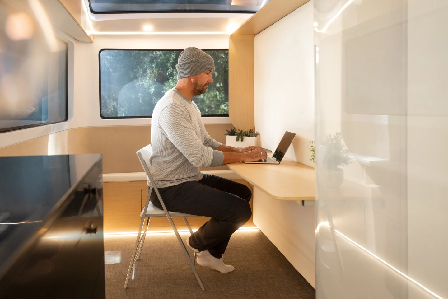 Pebble semi-autonomous electric RV rings in the future of camping
