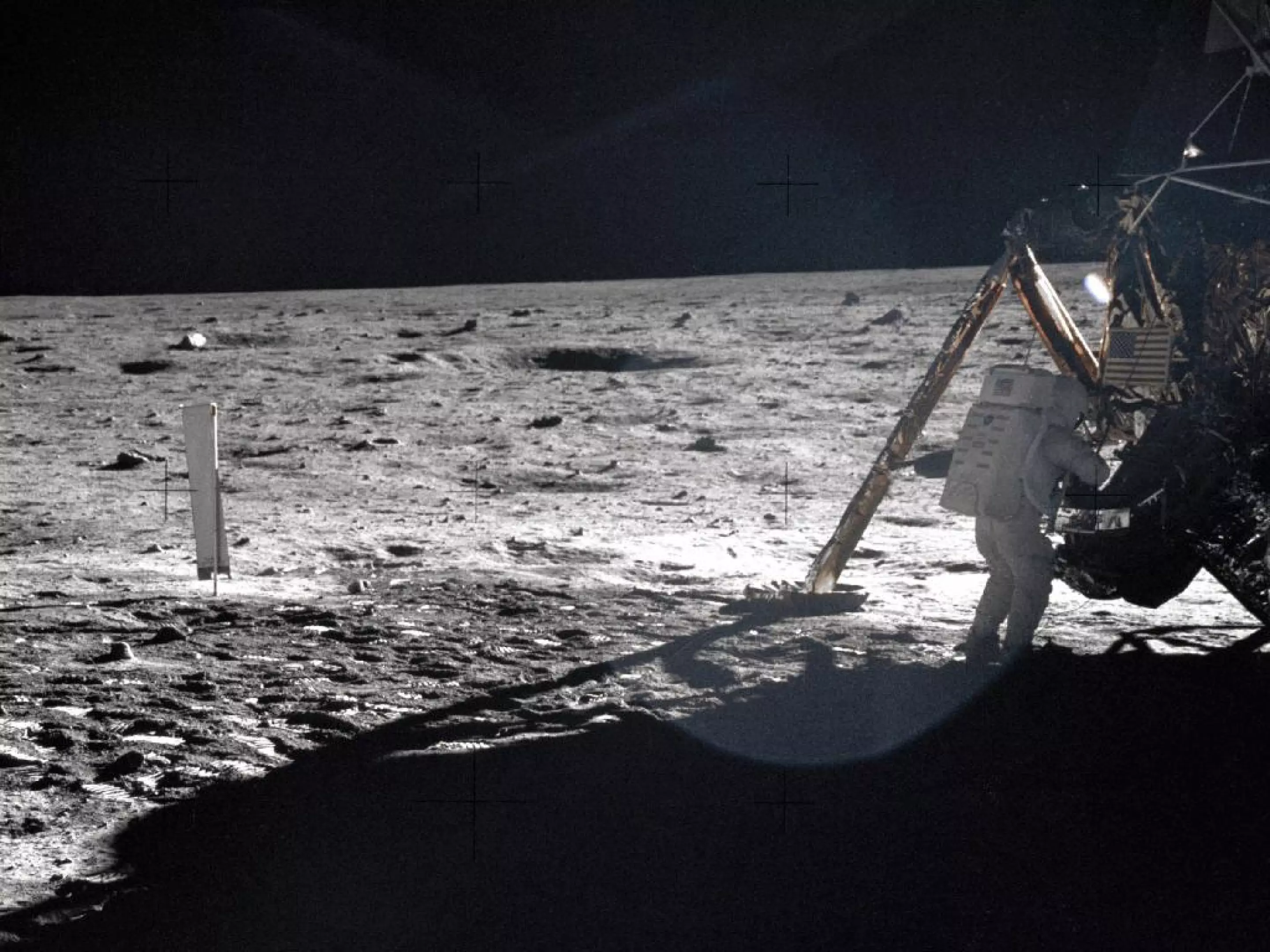 Pioneering astronaut Neil Armstrong dies aged 82