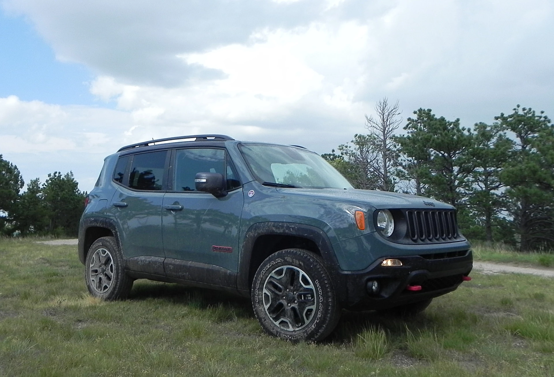 Review: 2016 Jeep Renegade Trailhawk is as trail-ready as its name implies