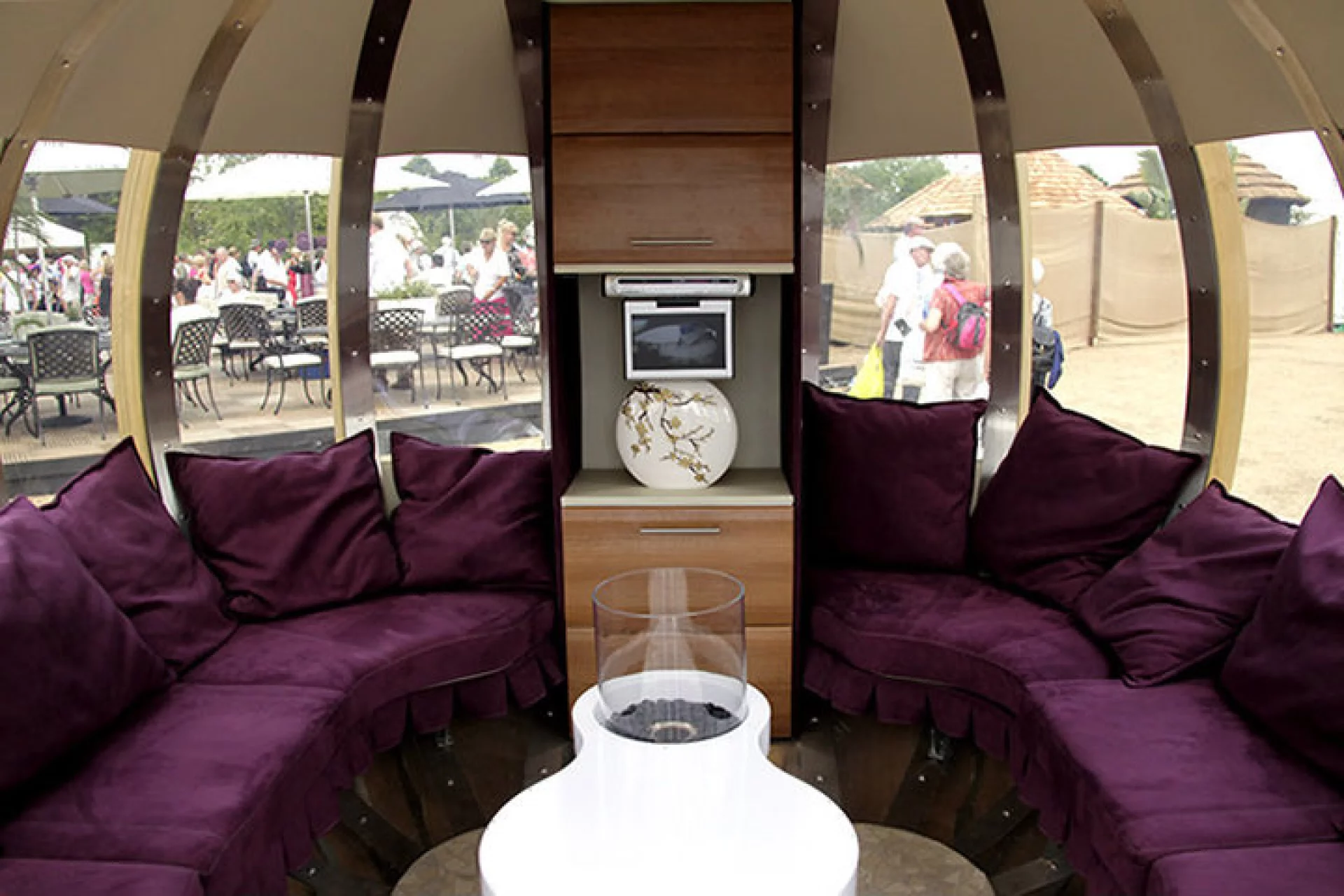 G-POD: Your futuristic garden lounge or portable office has landed