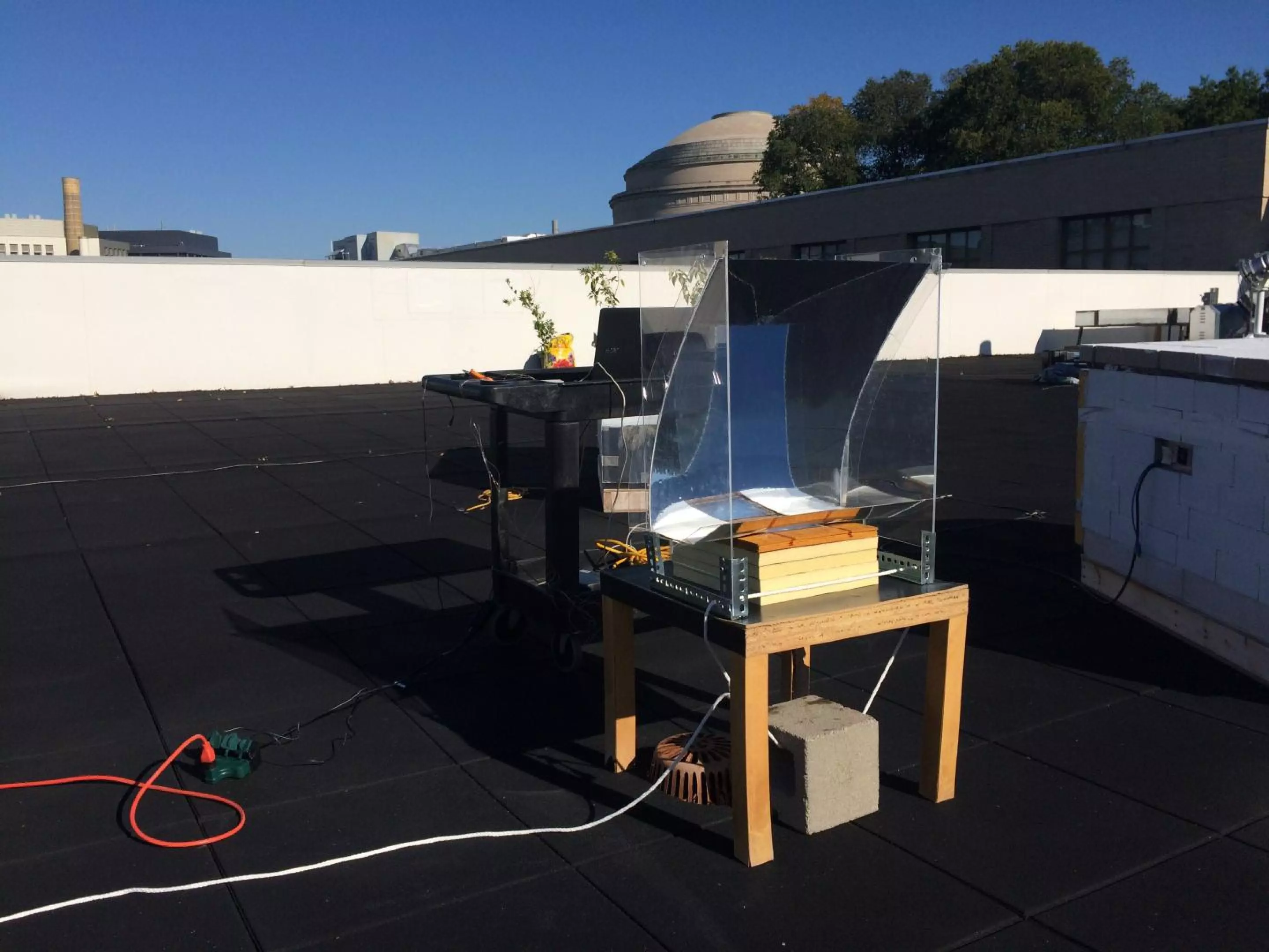 MIT system uses sunlight to produce super-heated steam