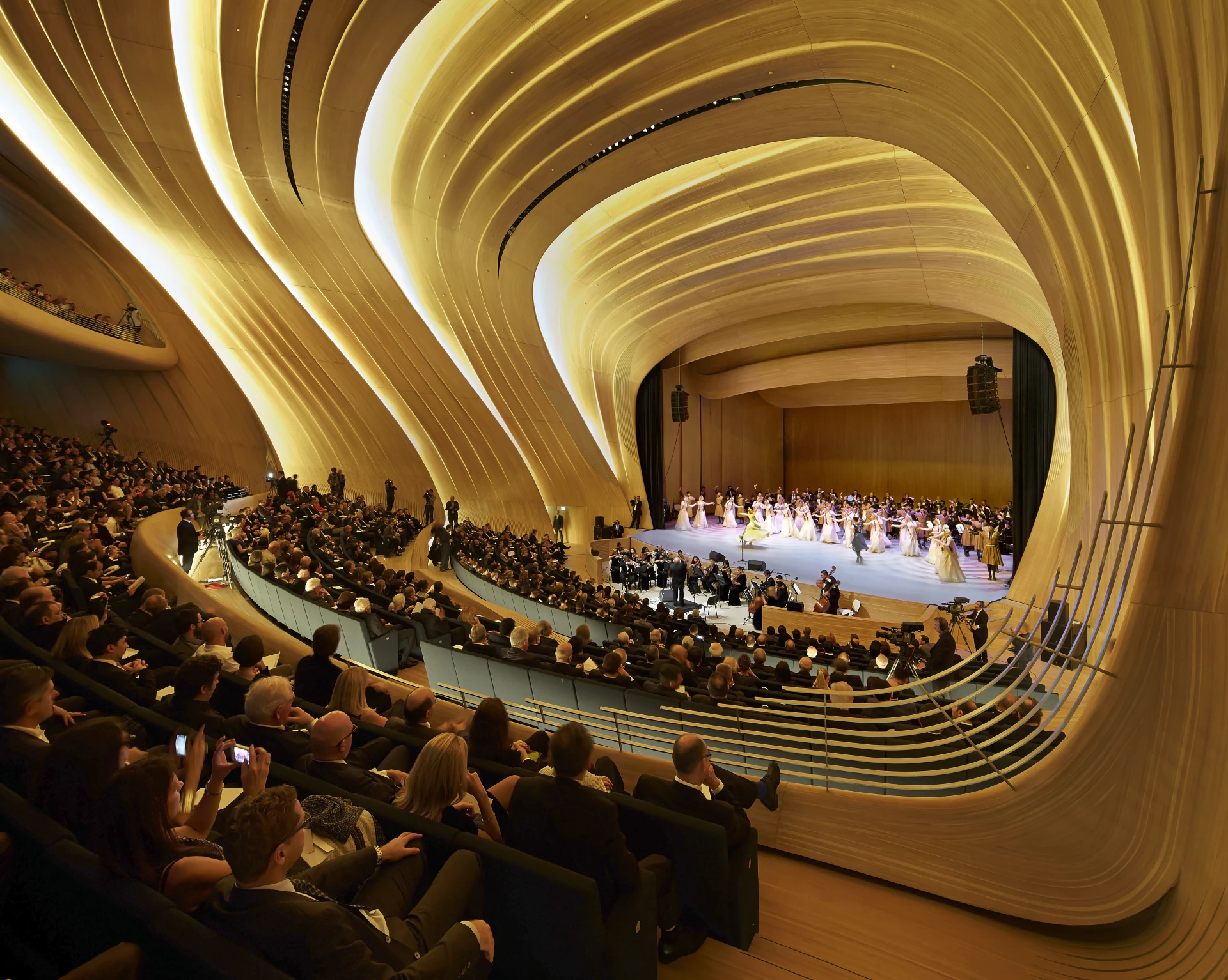 Zaha Hadid's Heydar Aliyev Center awarded Design of the Year prize