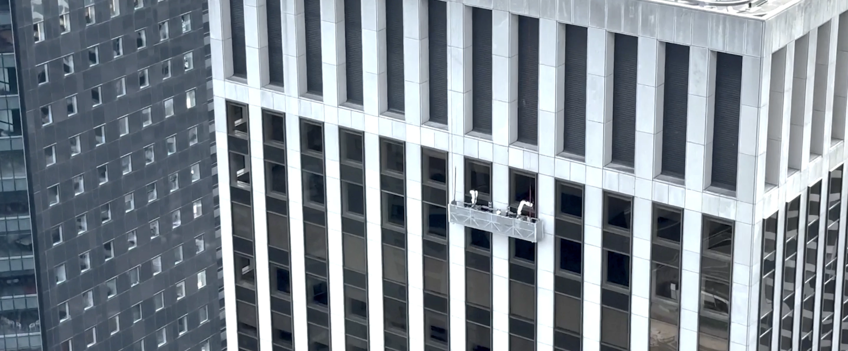 Window-cleaning robots hang out in New York for world-first deployment