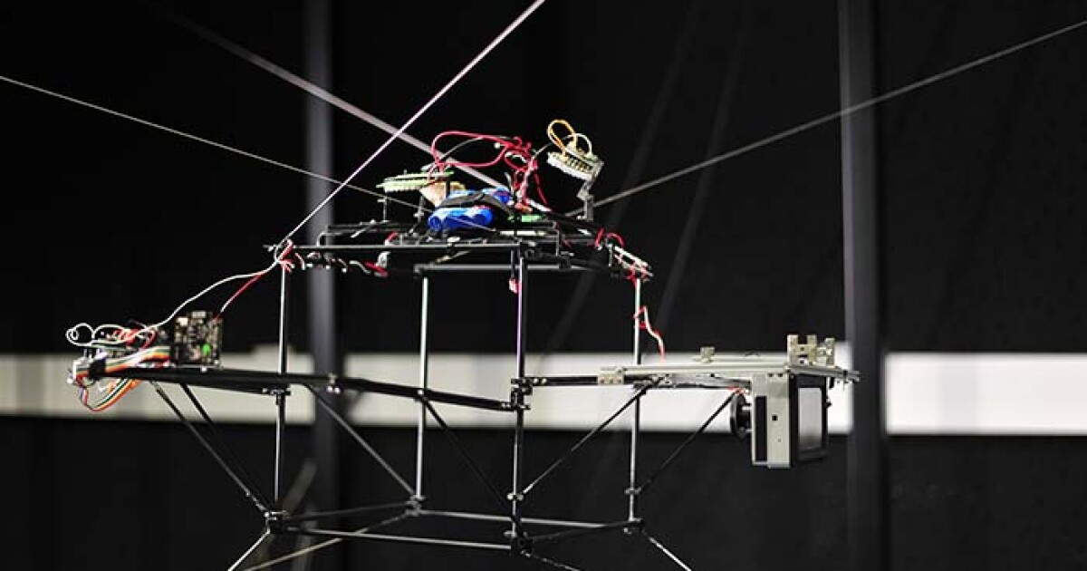 Robotic camera system moves along with insects in flight