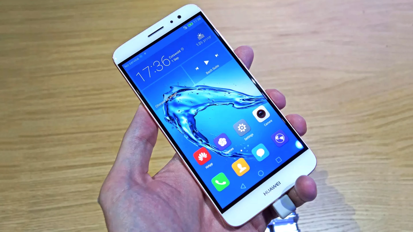 Hands on: Huawei’s gorgeous mid-range phones, the Nova and Nova Plus