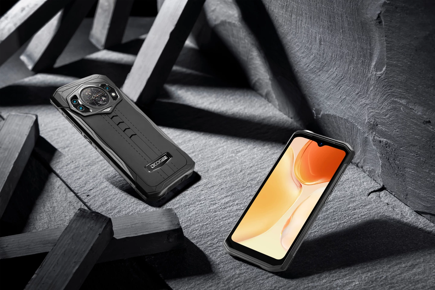 Doogee's latest rugged phone sports smartwatch-like second screen