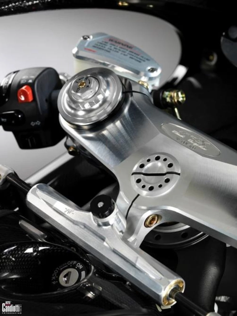 MV Agusta F4CC unveiled – 100,000 euro, 195 mph, 100 only