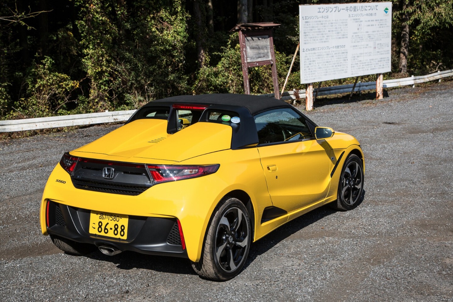 Small car, big fun – a quick spin in the Honda S660