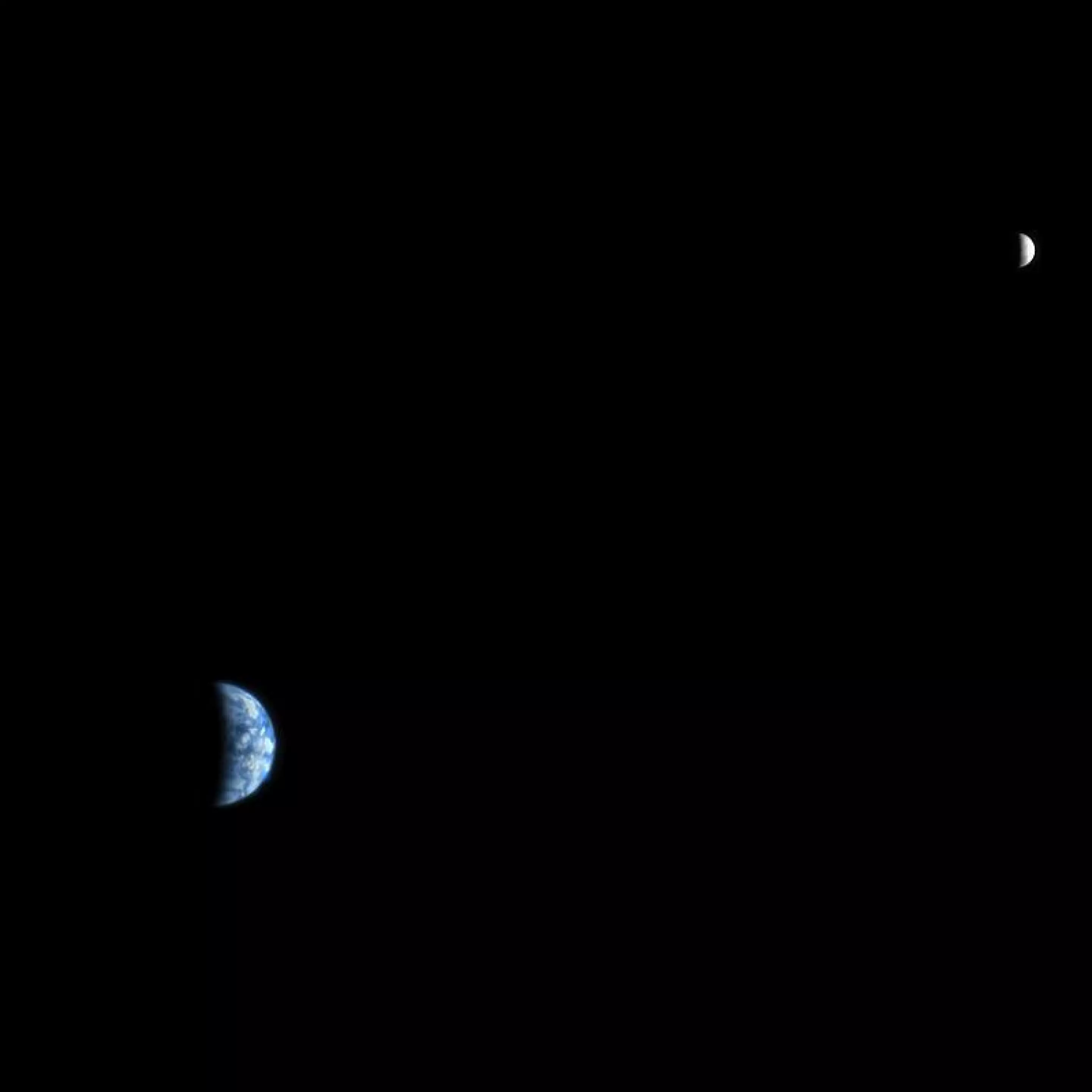 Mars-eye view delivers new perspective on the Earth and Moon