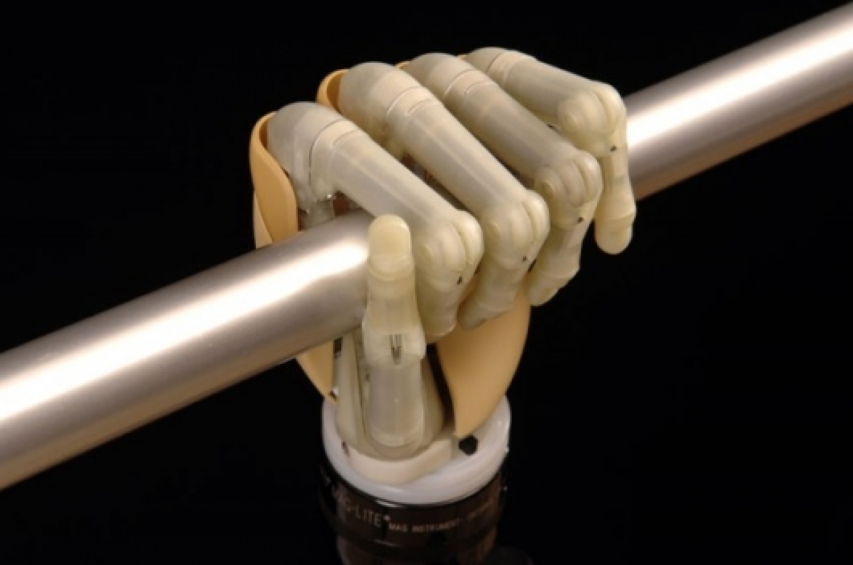 i-LIMB bionic hand approaches 100 fittings