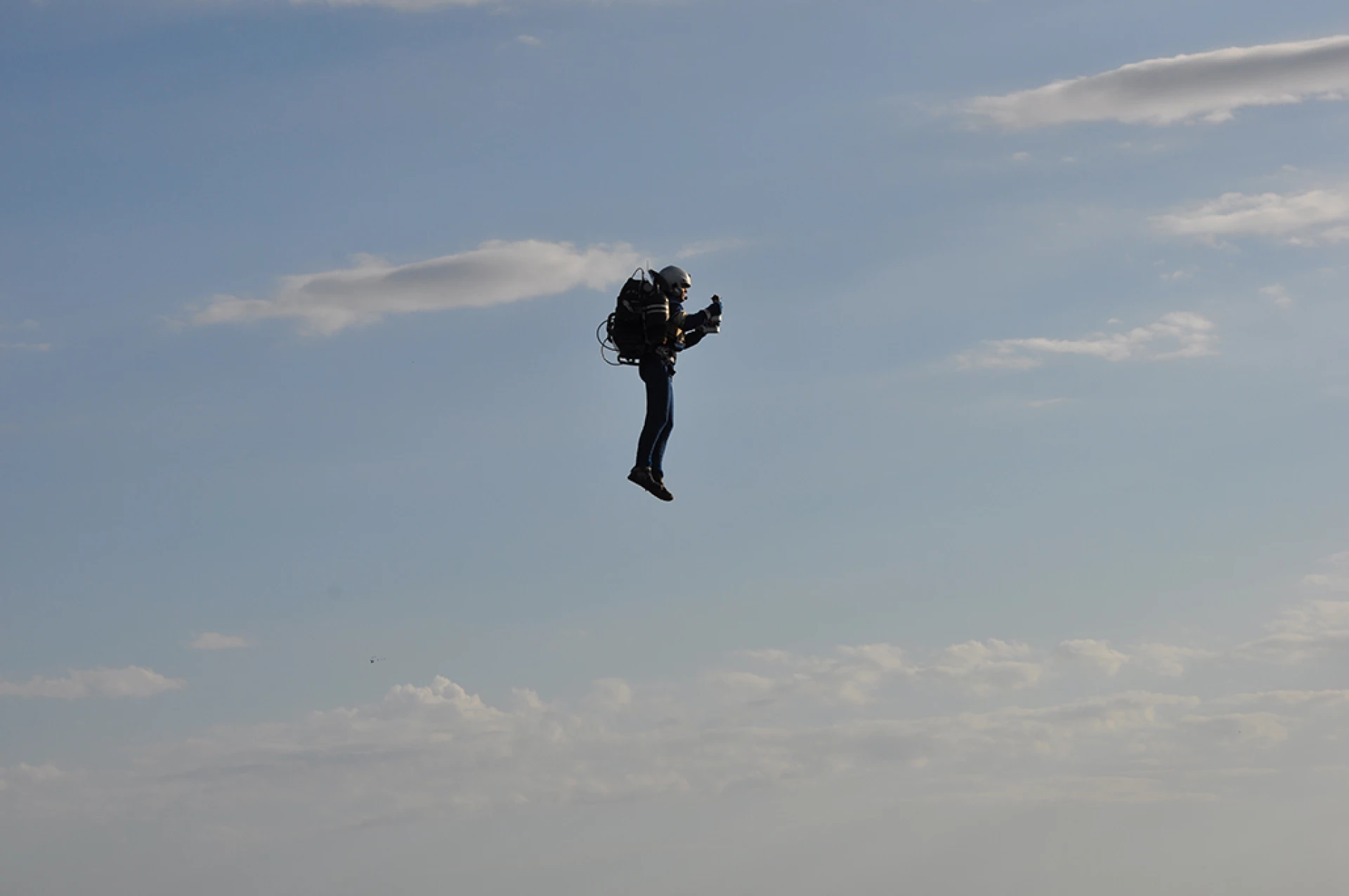 JB-9 jetpack makes spectacular debut flying around Statue of Liberty