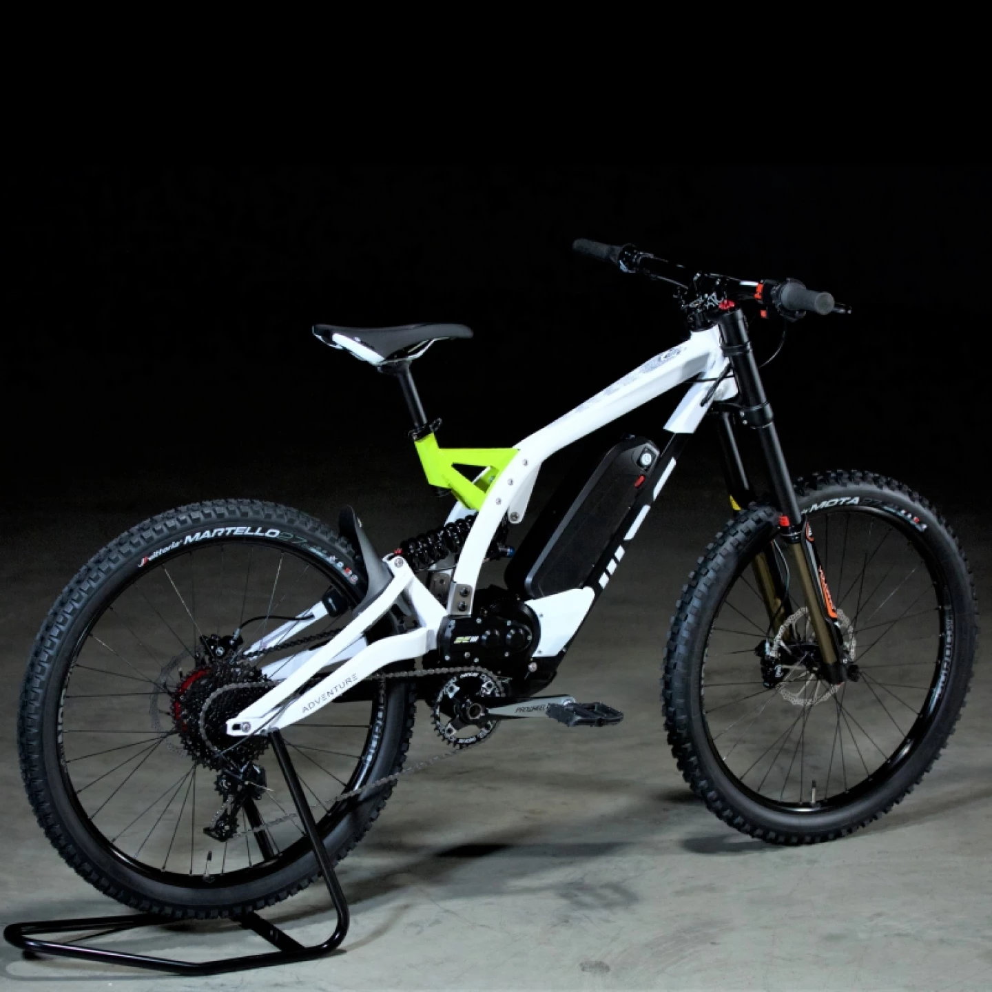 SEM looks to bring monster 4,000-watt dual-drive e-mountainbike to US
