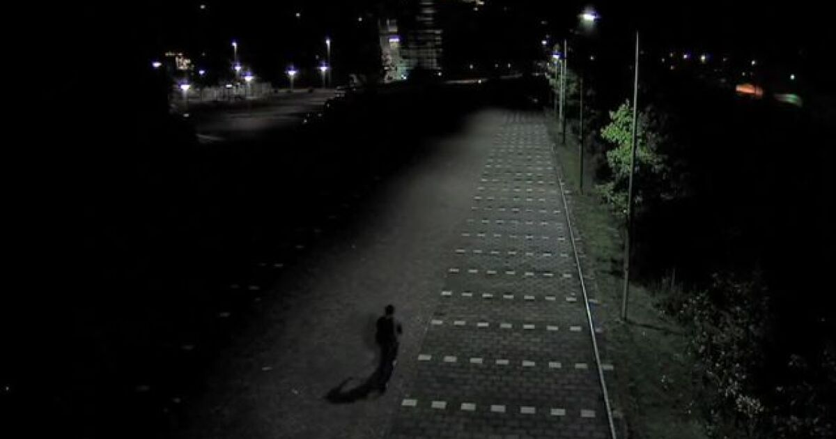 Intelligent street light system uses 80 percent less electricity