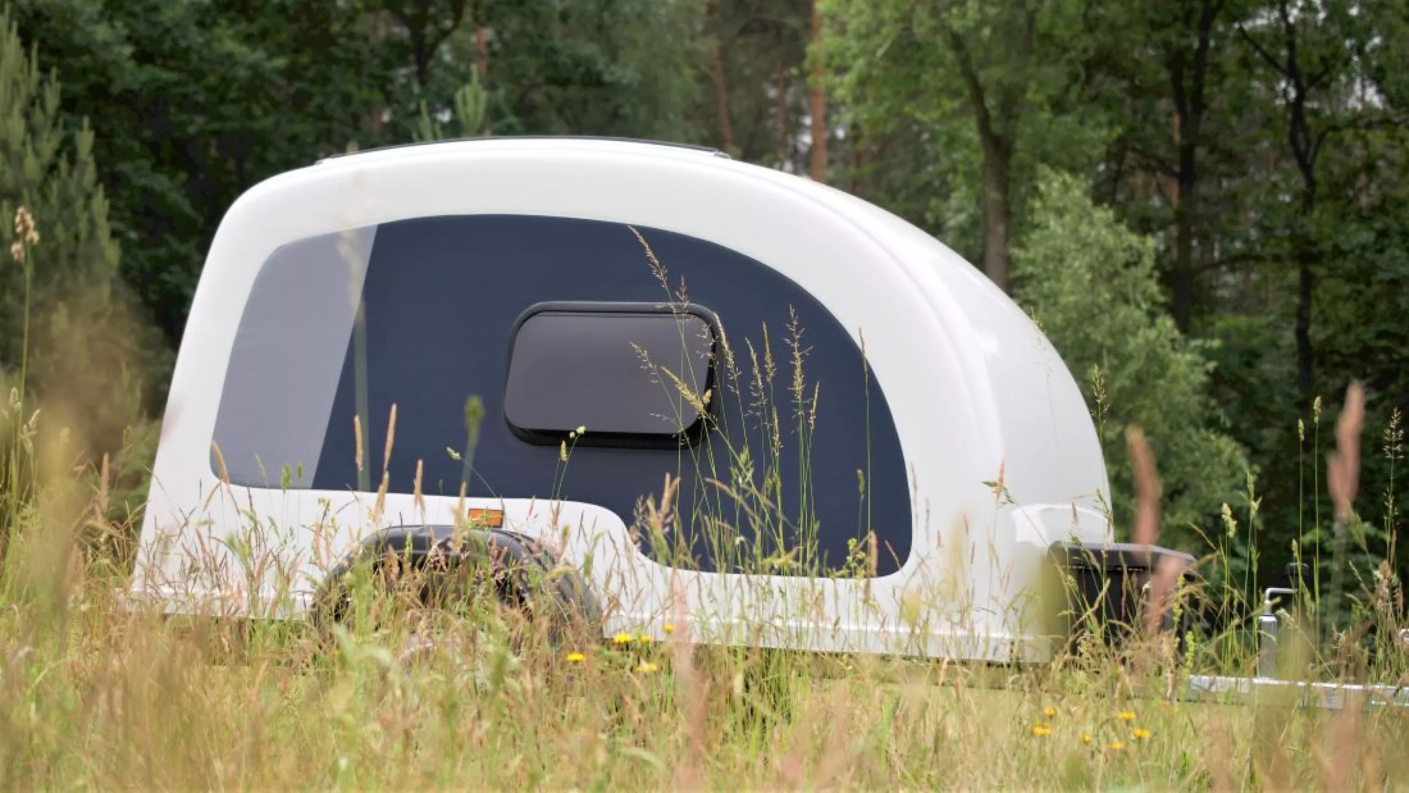 500-lb fiberglass mini-teardrop makes RV camping more attainable