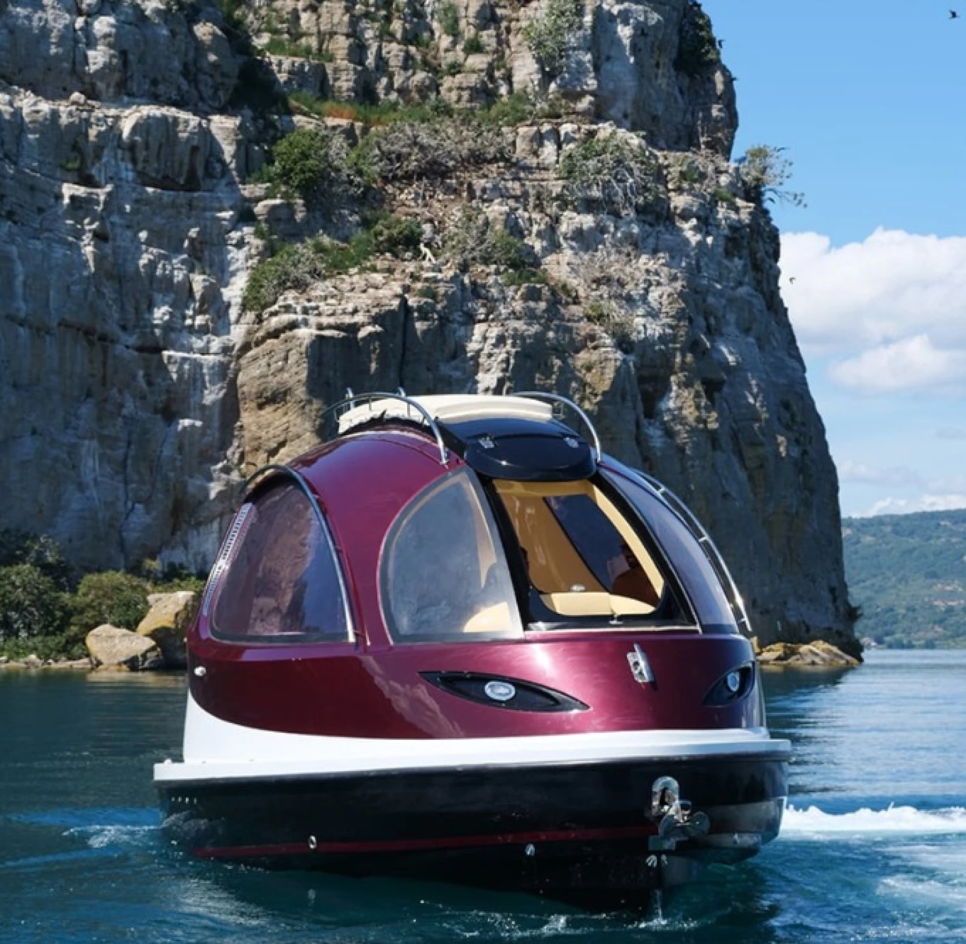 Jet Capsule unveils 2024 Super Sport carbon fiber "mini yacht"