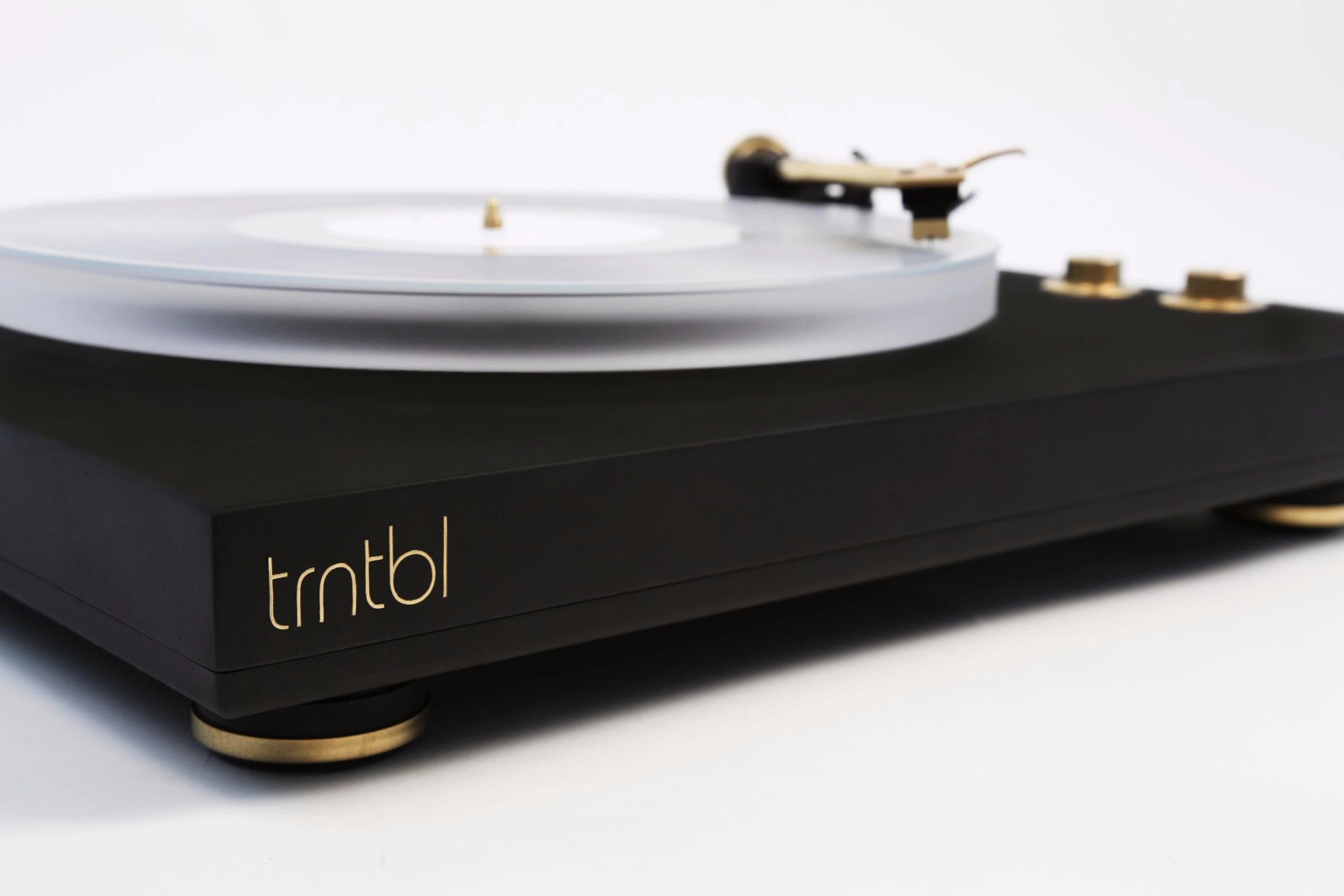Internet of Things wireless turntable allows for live remote listening