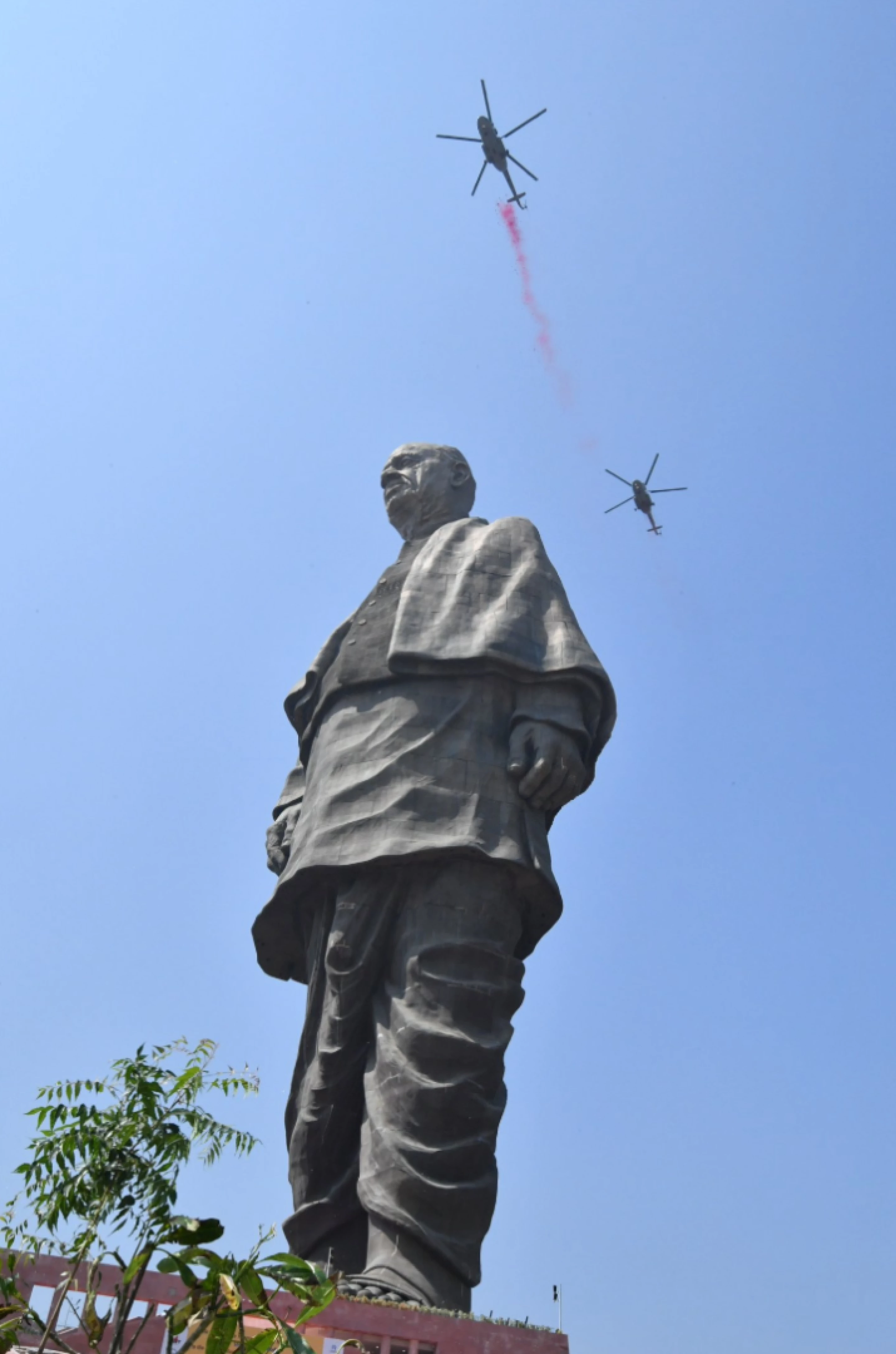 World's tallest statue opens to the public in India
